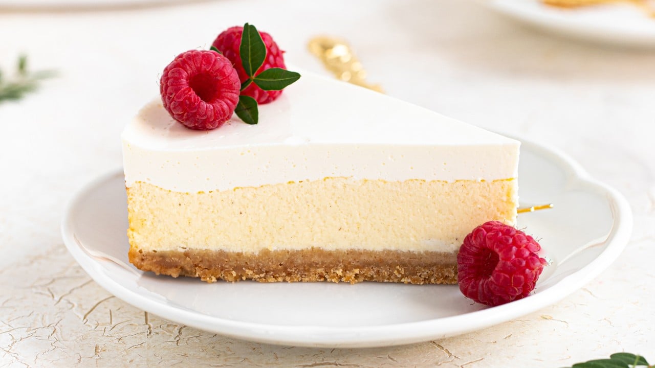 Pečena cheesecake torta z malinami