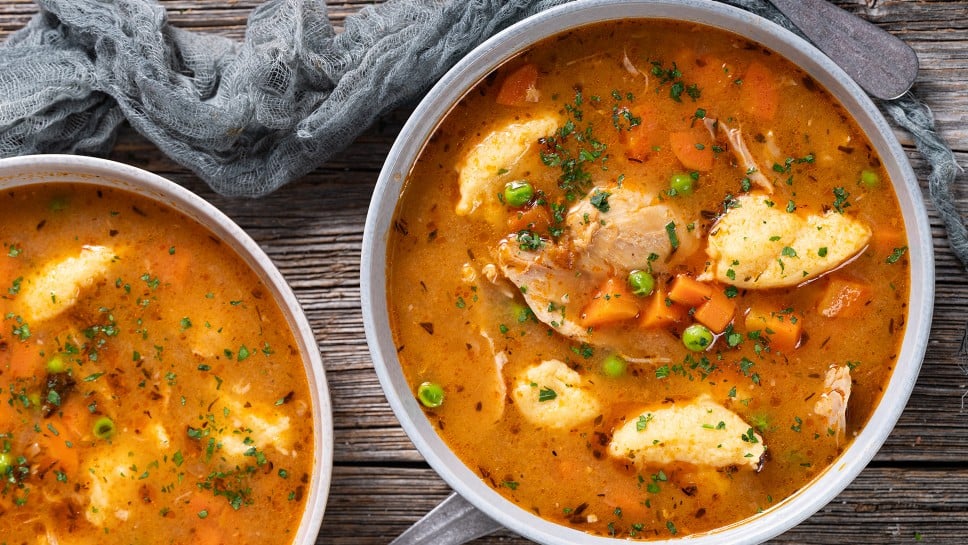 Piščančja obara z žličniki