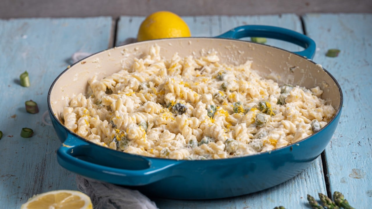 Testenine z rikoto, limono in šparglji