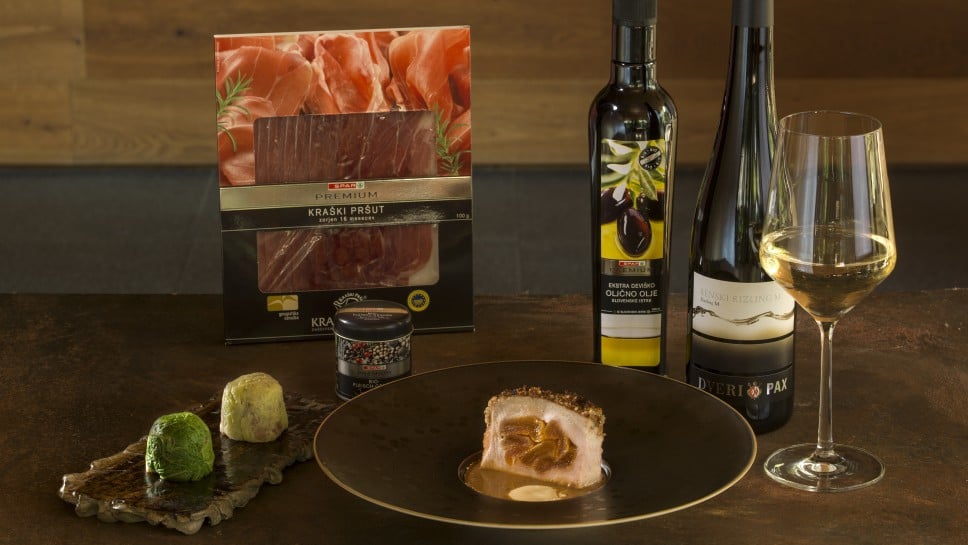 Špikan “laks” kare z lešniki in ohrovtom